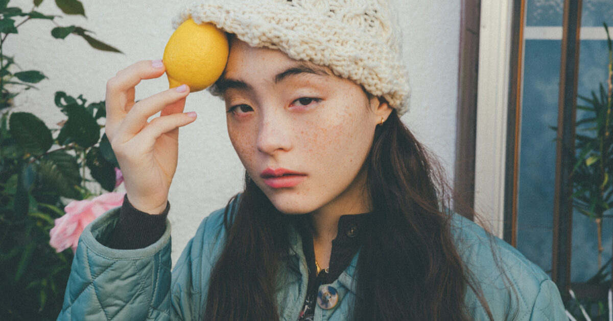| LEMON AND MAGAZINE